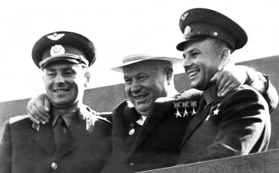 A reir con los soviets - Revista Estado : Revista Estado